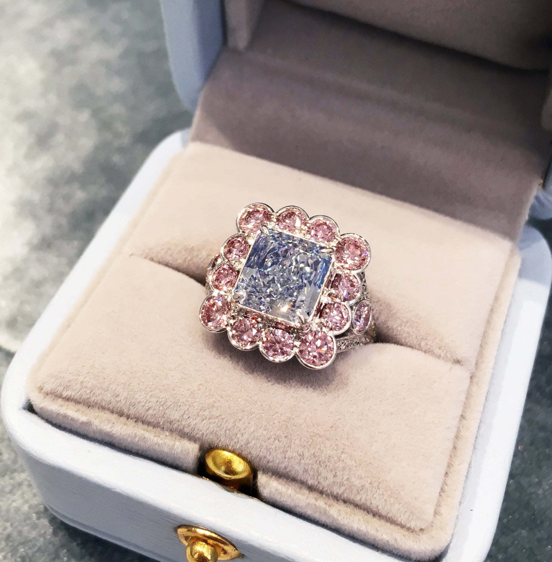 M&B Private Jewelers - Diamond Jewelry Online - HK & SG